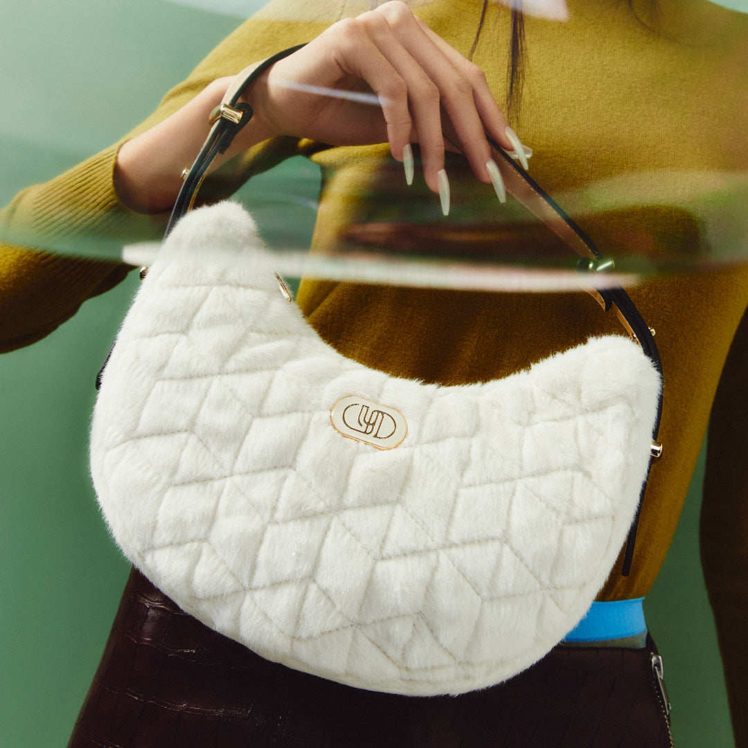 Lyn Infinite Collection กระเป๋า LYN Infinite ความคลาสสิคที่มีระดับ