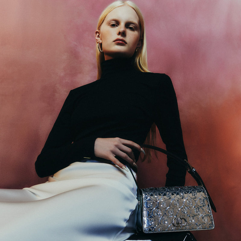 Lyn Infinite Collection กระเป๋า LYN Infinite ความคลาสสิคที่มีระดับ