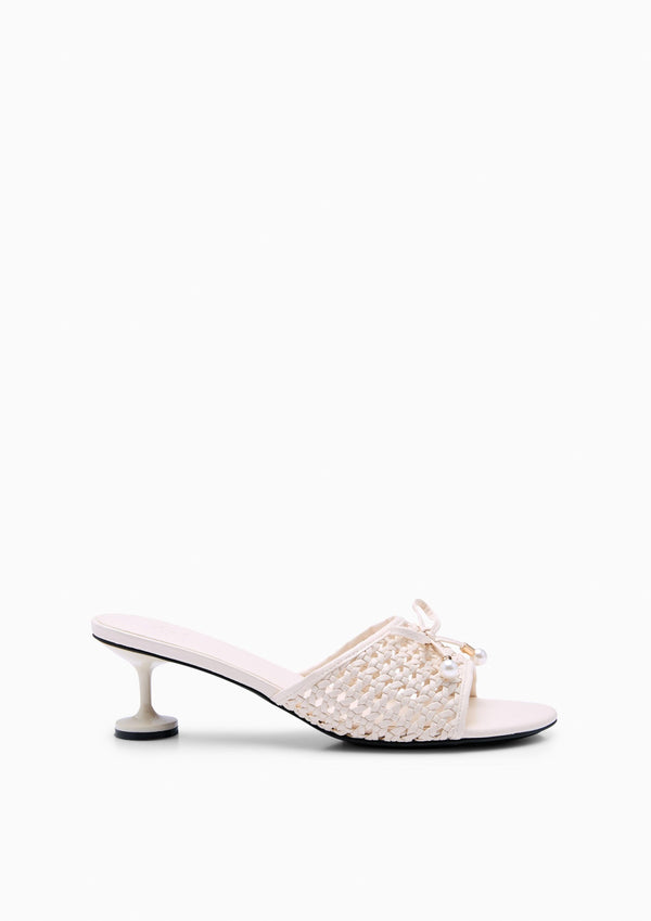 Lulu Mid Heels Ivory : ร้านลินออนไลน์อย่างเป็นทางการ | Lyn Online ...